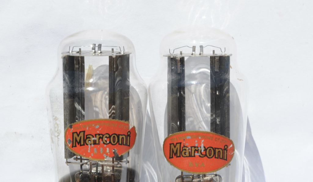 U52 Marconi Large red logo, tall glass 5U4G black plate cup getter pair ...