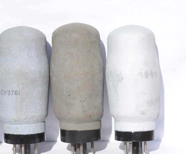 UU7 Mazda CV3761 one of the classic audio 4 Volts heater used on ...